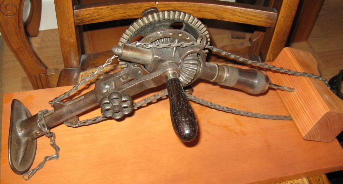 História da Furadeira Elétrica - Oficina 44